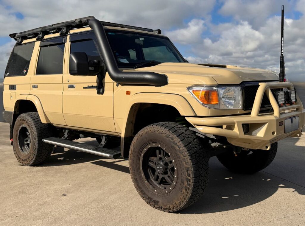 Power Boards [Pair] - Toyota LandCruiser 76 Series, thick board, LED ...